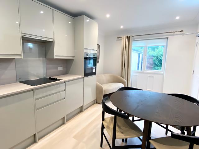 4 bedroom property to let in 10 Metchley Drive £576 pw