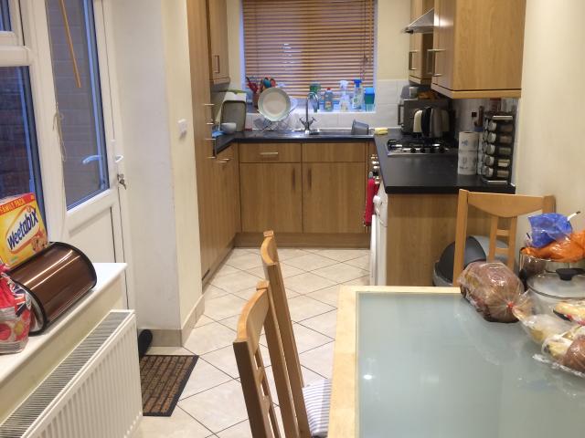 4 bedroom property to let in 12 GLEAVE ROAD £388 pw