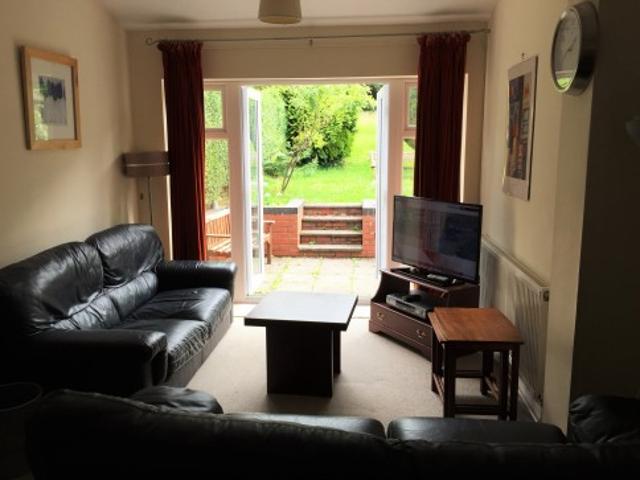 4 bedroom property to let in 48 LODGE HILL ROAD £412 pw