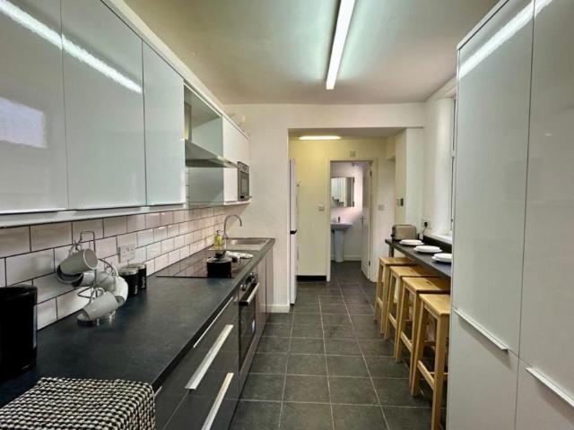 4 bedroom Property To Let