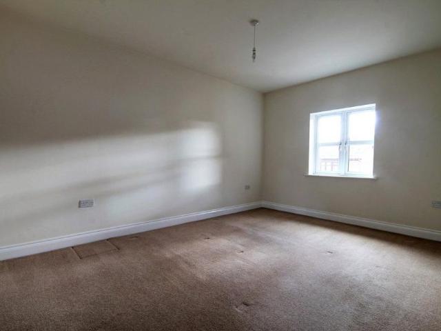 4 bedroom detached house to rent
