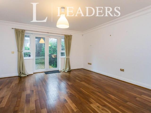4 bedroom property to rent Cromwell Place, King Henrys Road, Lewes, BN7