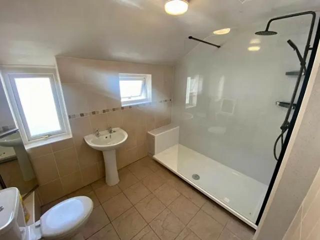 4 Bedroom Property To Rent In Brynymor Road, Brynmill, Swansea, SA1