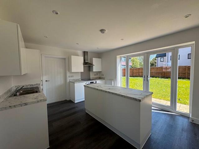 4 Bedroom Property To Rent In Francis Avenue, Aylesbury, HP21