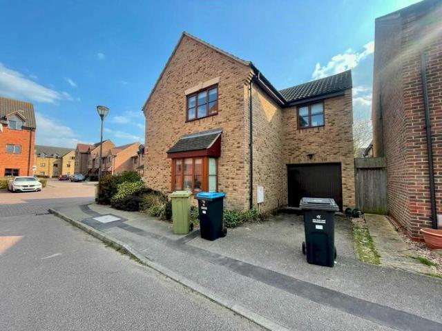 4 Bedroom Property To Rent In Perivale, Milton Keynes, MK10