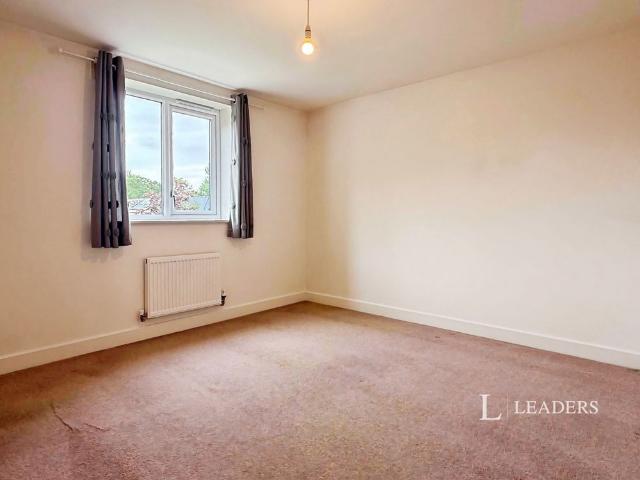 4 bedroom property to rent Little Owl Walk, Cheltenham, GL50
