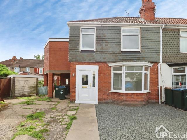 4 bedroom property to rent on Priorsfield Road South, Coventry