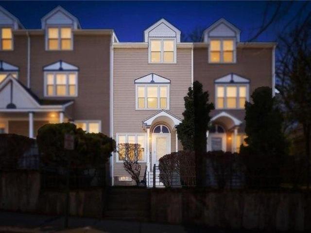 4 bedroom, Providence RI 02906 102029679