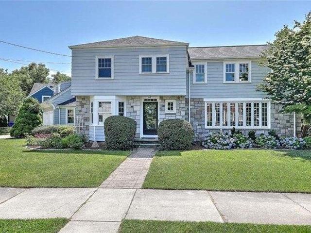 4 bedroom, Providence RI 02906 103928118