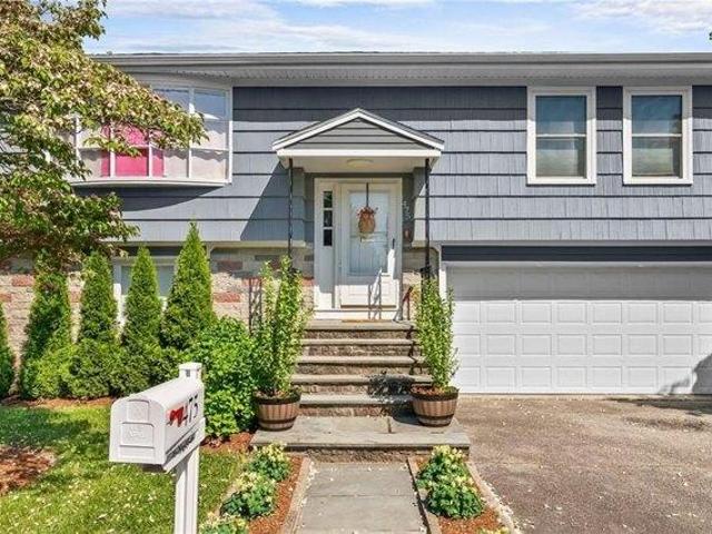 4 bedroom, Providence RI 02906 LS102724854