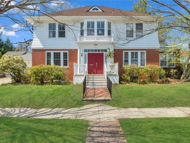 4 bedroom, Providence RI 02906 LS103102232
