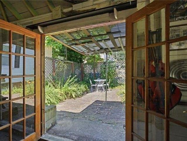 4 bedroom, Providence RI 02908 105127694