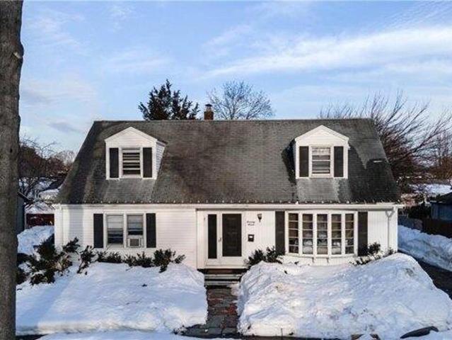 4 bedroom, Providence RI 02908 LS101746858