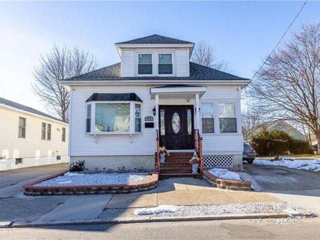 4 bedroom, Providence RI 02908 LS102028052