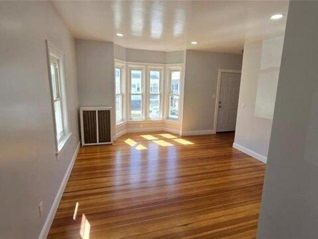 4 bedroom, Providence RI 02909 102315242