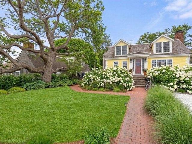4 bedroom, Provincetown MA 02657 104008785
