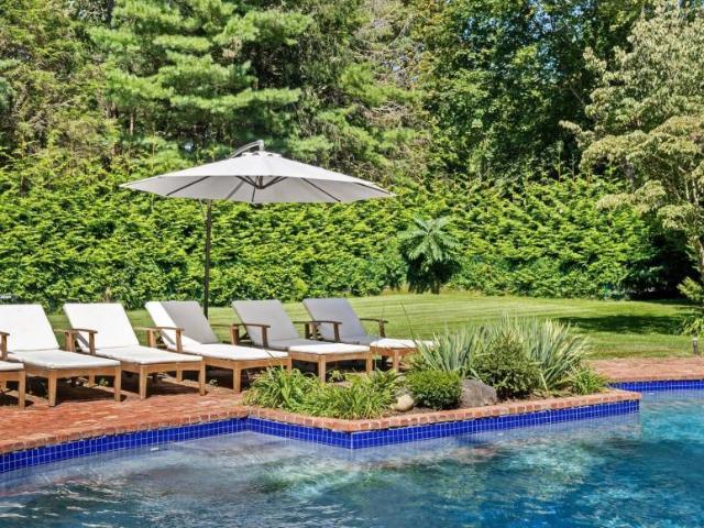 4 bedroom, Quiogue NY 102245776