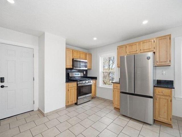 4 bedroom, Quincy MA 02169 102346851