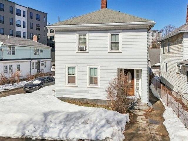 4 bedroom, Quincy MA 02169 102372727