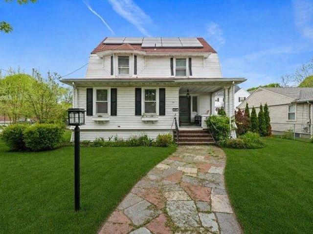 4 bedroom, Quincy MA 02169 104653264