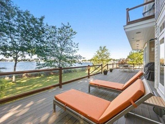 4 bedroom, Quincy MA 02169 105082795
