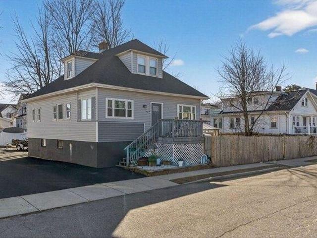 4 bedroom, Quincy MA 02171 102564017