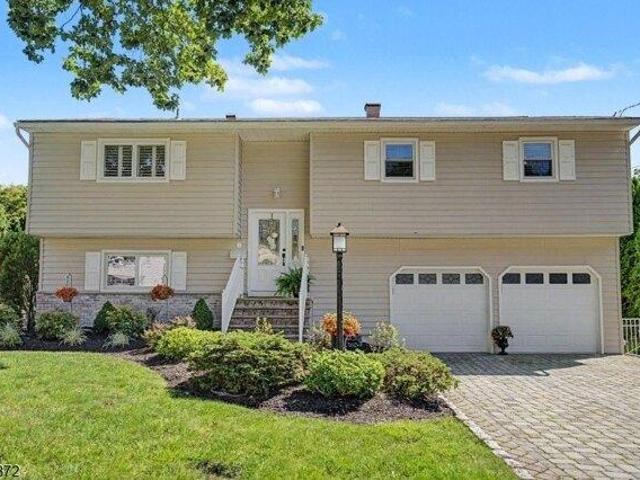 4 bedroom, Rockaway NJ 07801 105160030