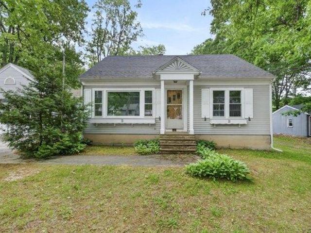 4 bedroom, Rochester NH 03839 103929511