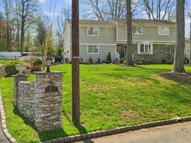 4 bedroom, Roseland NJ 07068 LS102762387