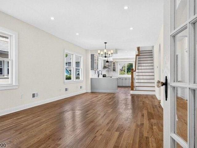 4 bedroom, Roselle NJ 07203 104809997