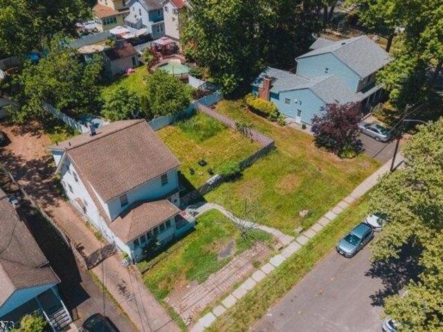 4 bedroom, Roselle NJ 07203 104852689