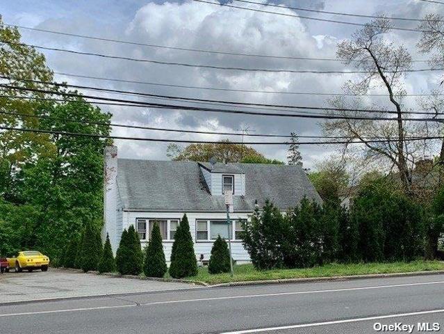 4 bedroom, Roslyn NY 11576 LS72692107