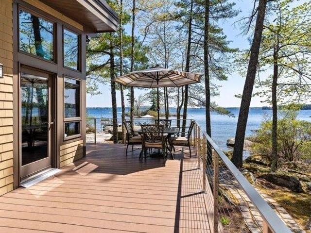 4 bedroom, Raymond ME 04071 104810492