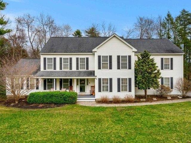 4 bedroom, Raymond NH 03077 LS102211772