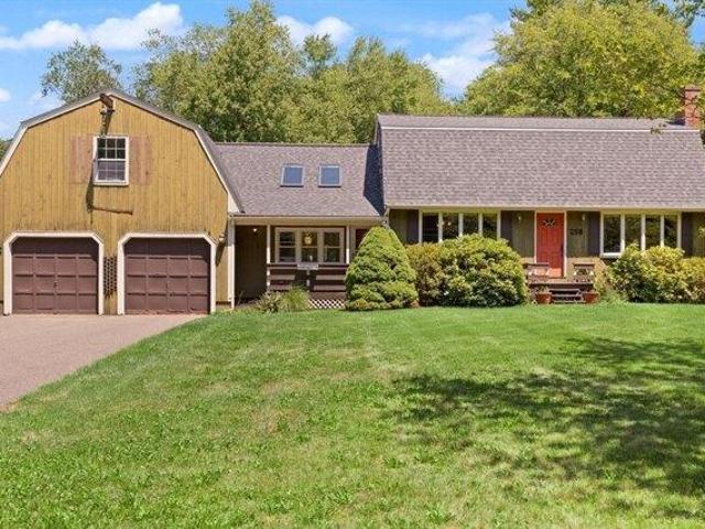 4 bedroom, Raynham MA 02767 104791003