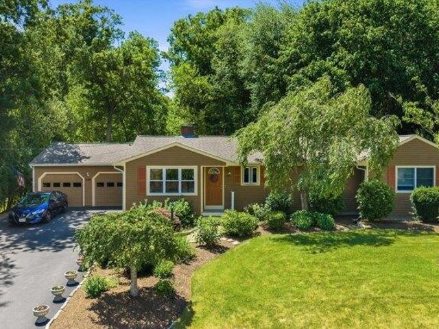 4 bedroom, Raynham MA 02767 105143013