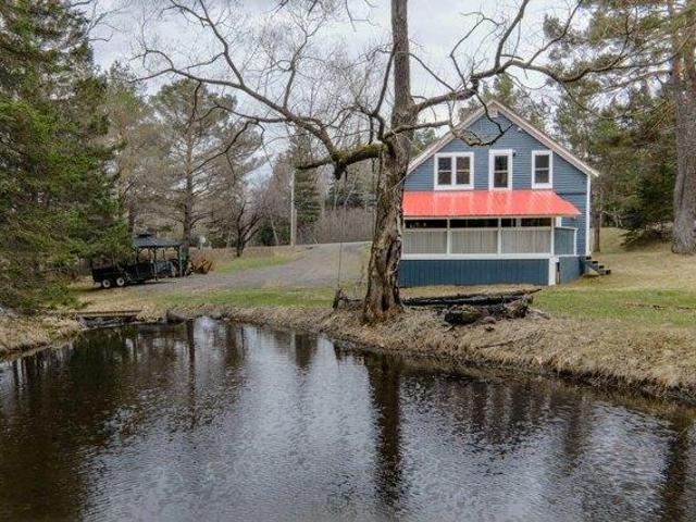 4 bedroom, Rangeley ME 04970 102560620