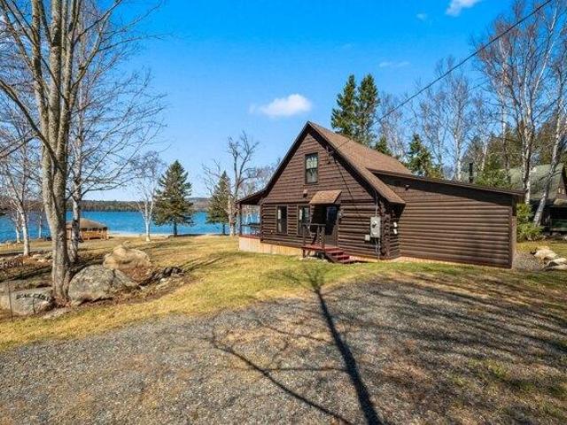 4 bedroom, Rangeley ME 04970 LS102155101