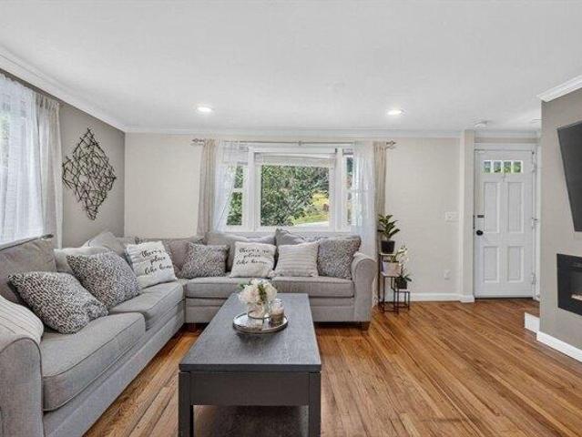 4 bedroom, Randolph MA 02368 105114102