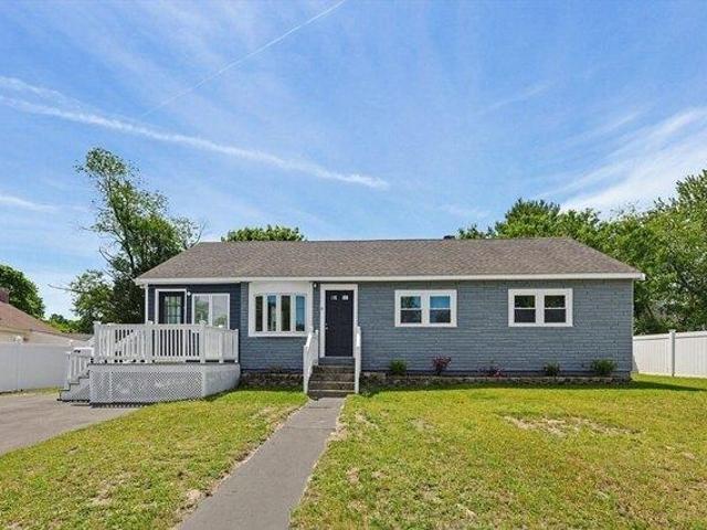 4 bedroom, Randolph MA 02368 105159077