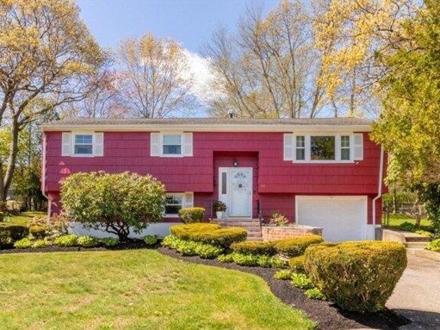 4 bedroom, Randolph MA 02368 103665683