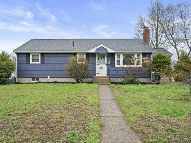 4 bedroom, Randolph MA 02368 LS102157168