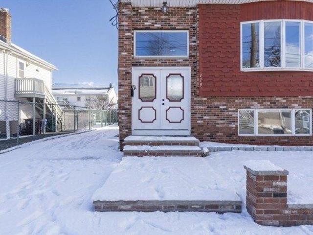 4 bedroom, Revere MA 02151 102410613