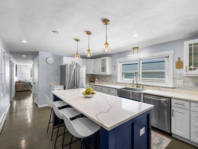 4 bedroom, Revere MA 02151 104044305