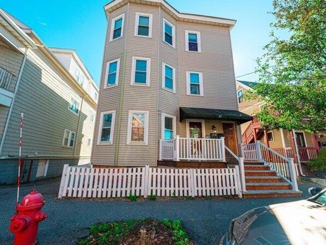 4 bedroom, Revere MA 02151 104650920