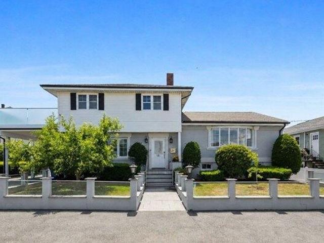 4 bedroom, Revere MA 02151 104757347