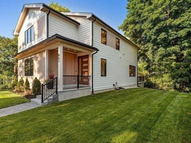 4 bedroom, Reading MA 01867 104406156