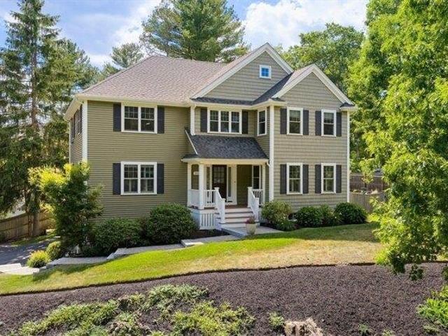4 bedroom, Reading MA 01867 104513447