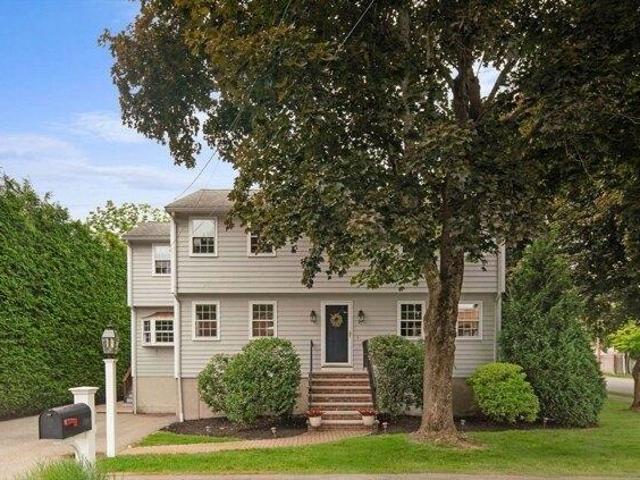 4 bedroom, Reading MA 01867 105082114
