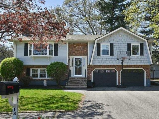 4 bedroom, Reading MA 01867 LS102088863